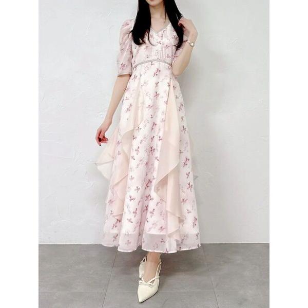 ZOZO問い合わせ番号:104053847ショップ:dazzlin，ダズリンブランド:dazzlin，ダズリン商品名:マチラッフルフラワープリントワンピースカテゴリ:ワンピース/ドレス>ワンピースブランド品番:022620300701...