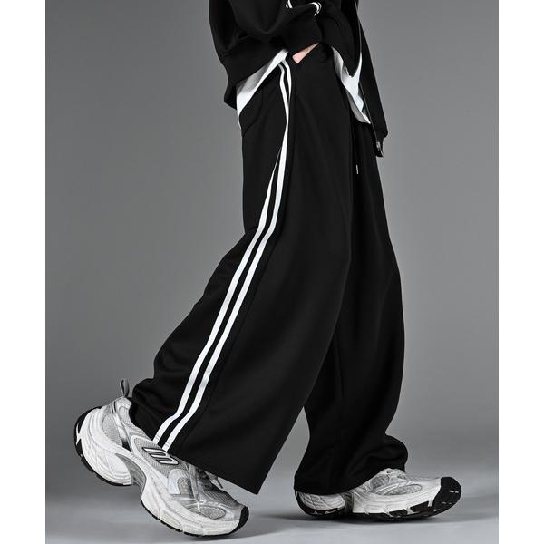 参考価格：6，600円発売時期：2025年02月コンディション：C（やや使用感あり）使用感があり、やや気になる傷や汚れがあるアイテム全体的：毛玉、保管上のにおいがします。参考商品名：line track wide slacks参考品番：AD...