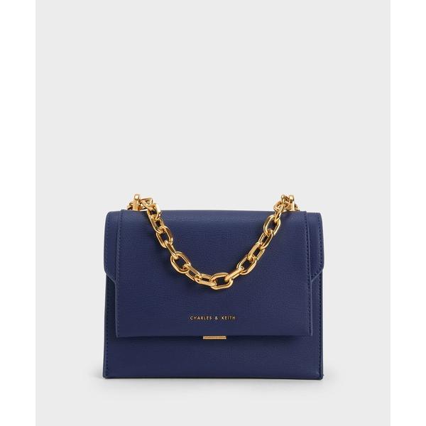 参考価格：11，499円発売時期：2022年12月コンディション：A（使用感なし）数回使用した程度で使用感が感じられないアイテム参考商品名：フロントフラップ チェーンハンドルクロスボディバッグ参考品番：CK2-80701259-3【商品に関...