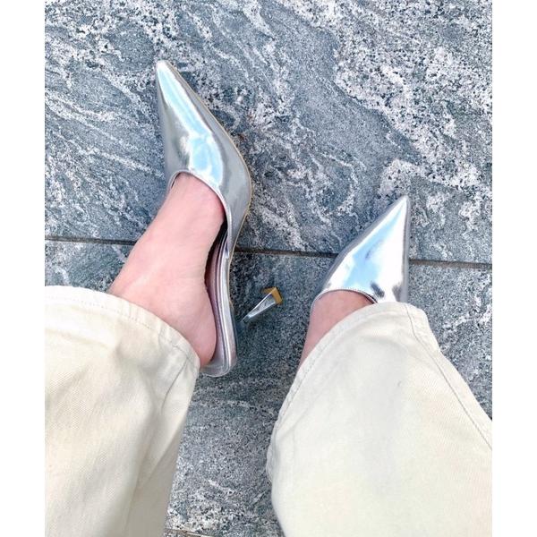 参考価格：7，920円発売時期：2025年04月コンディション：A（使用感なし）数回使用した程度で使用感が感じられないアイテム参考商品名：【25SS新作】【R＆E】ポインテッドトゥミュールパンプス参考品番：71266/RE71266【商品に...