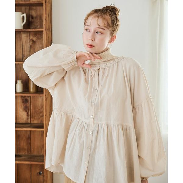 『セール実施中』参考価格：6，490円発売時期：2024年01月コンディション：D（傷・汚れあり）傷や汚れがあるが使用には問題ないアイテム全体的：色あせ、型崩れ参考商品名：ボリュームティアードブラウス参考品番：c1R3401【商品に関する注...