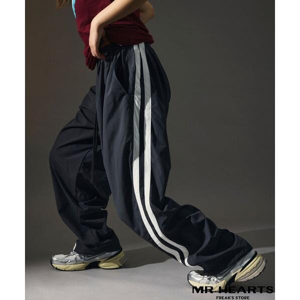 参考価格：5，995円発売時期：2024年04月コンディション：B（目立つ使用感なし）使用感が少ない、または気にならないアイテム前身頃：汚れ参考商品名：限定展開 MR HEARTS/ミスターハーツ WIDE SILHOUETTE SIDE ...