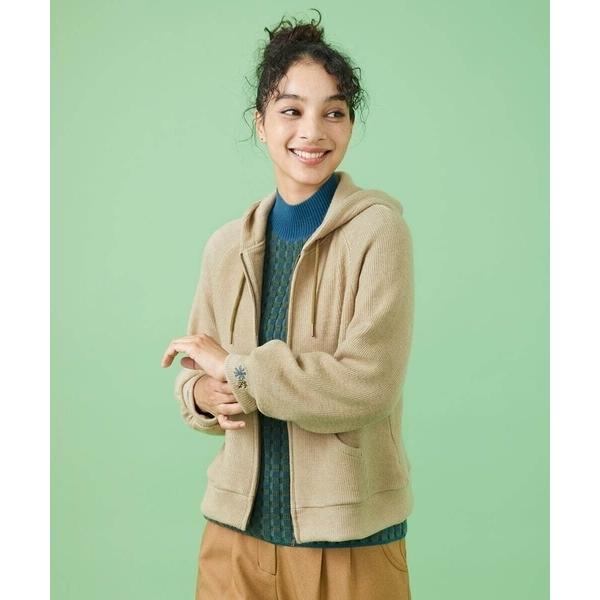 参考価格：22，000円発売時期：2023年11月コンディション：A（使用感なし）数回使用した程度で使用感が感じられないアイテム参考商品名：Hogar フラワー刺繍パーカー参考品番：GJTAW-37200【商品に関する注意事項】・こちらの商...