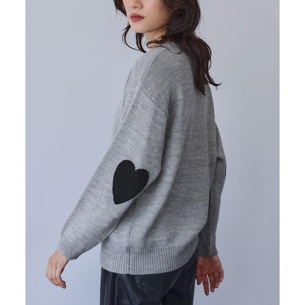 『セール実施中』参考価格：7，990円発売時期：2025年10月コンディション：A（使用感なし）数回使用した程度で使用感が感じられないアイテム全体的：型崩れ参考商品名：ハートエルボーパッチ ニット プルオーバー《着用動画あり》参考品番：ef...
