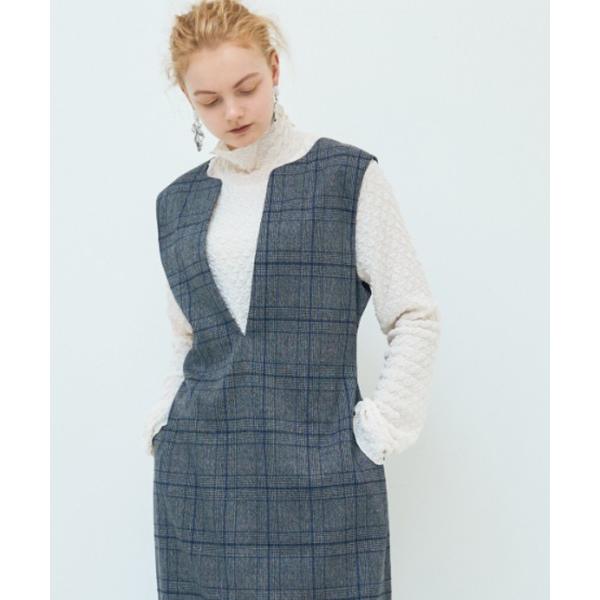 参考価格：6，900円発売時期：2022年10月コンディション：A（使用感なし）数回使用した程度で使用感が感じられないアイテム参考商品名：バックタック深Vネックロングワンピース / ジャンスカ参考品番：SLEZC1122002【商品に関する...