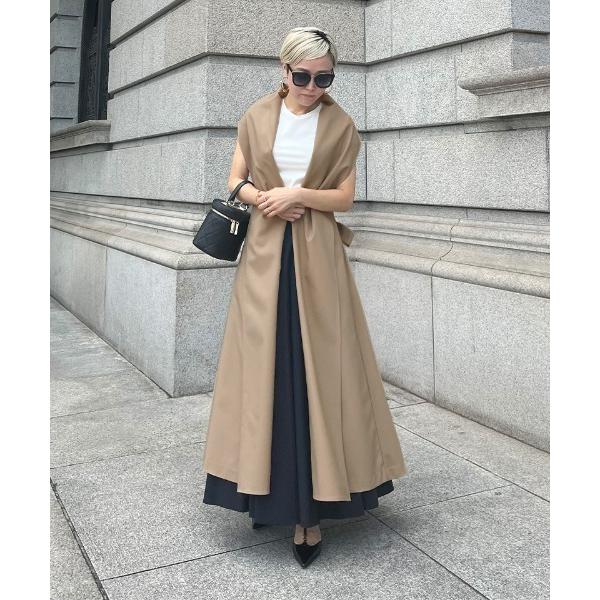 『タイムセール実施中』参考価格：22，000円発売時期：2023年07月コンディション：S（新品同様）タグ付きの未使用、または新品同様のアイテム付属品：ベルト・タグ参考商品名：ショールカラーオードリーロングジレ参考品番：tmk23aw-tp...