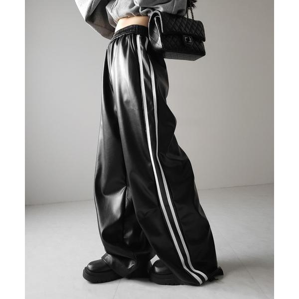 参考価格：5，720円発売時期：2024年11月コンディション：A（使用感なし）数回使用した程度で使用感が感じられないアイテム参考商品名：【 選べる４size ／ ２color 】２WAY サイドラインフェイクレザーワイドパンツ ／ ２WA...