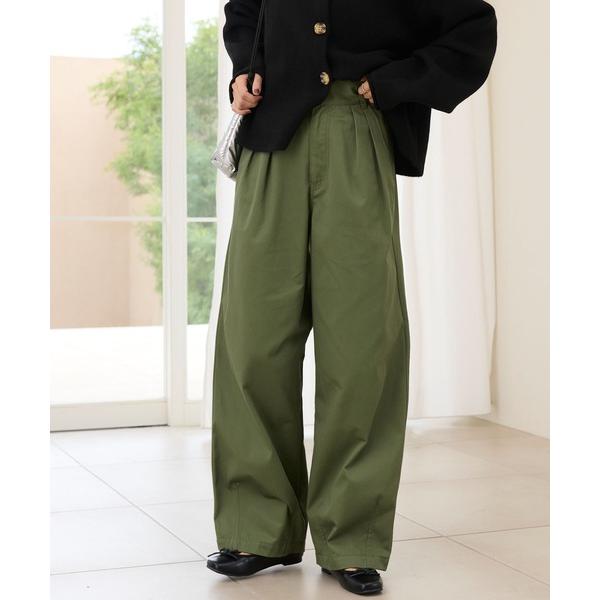 『タイムセール実施中』参考価格：3，487円発売時期：2025年09月コンディション：A（使用感なし）数回使用した程度で使用感が感じられないアイテム参考商品名：ハイウエストワイドイージータックカーブパンツ〈マシンウォッシャブル〉【THE C...