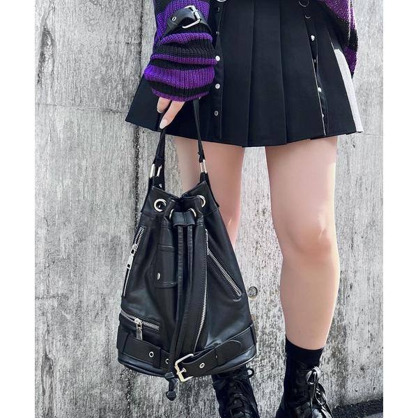 参考価格：6，599円発売時期：2023年04月コンディション：A（使用感なし）数回使用した程度で使用感が感じられないアイテム全体的：型崩れ参考商品名：ライダース巾着ショルダーバッグ参考品番：FG23SS-014【商品に関する注意事項】・こ...