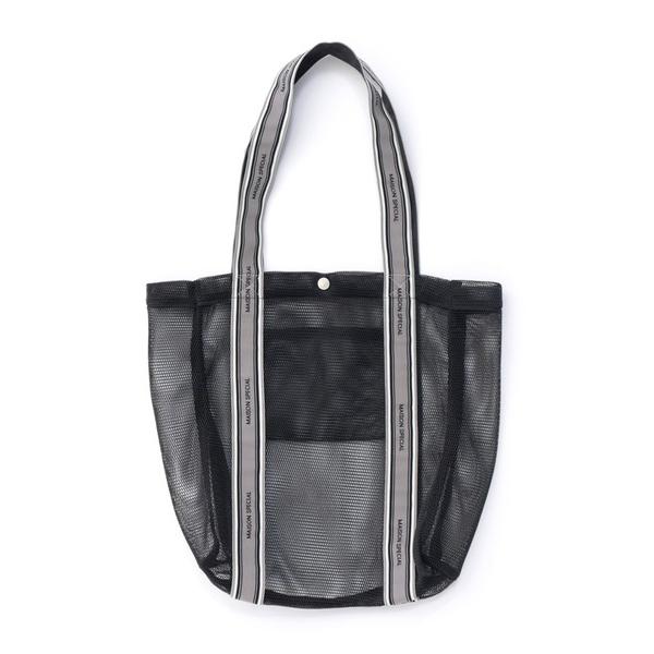 参考価格：7，700円発売時期：2024年01月コンディション：A（使用感なし）数回使用した程度で使用感が感じられないアイテム参考商品名：Logo Tape Mesh Bag/ロゴテープメッシュバッグ【MAISON SPECIAL/メゾンス...