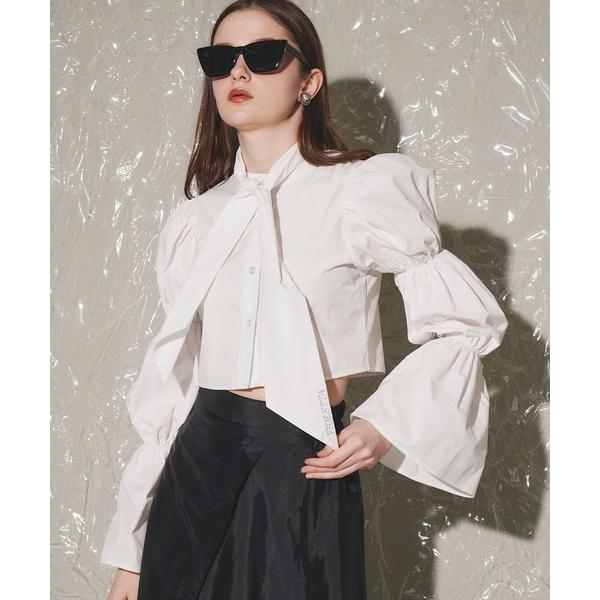 参考価格：6，270円発売時期：2023年09月コンディション：B（目立つ使用感なし）使用感が少ない、または気にならないアイテム全体的：汚れ参考商品名：ロゴ刺繍入りボウタイキャンディスリーブクロップドシャツ参考品番：VIZEL0923001...