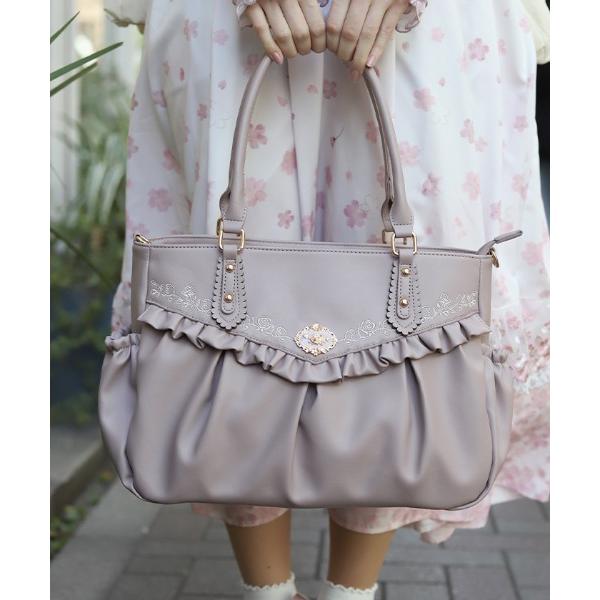 ZOZO問い合わせ番号:104174710ショップ:axes femme，アクシーズファムブランド:axes femme，アクシーズファム商品名:ローズ刺繍フリルＡ４トートカテゴリ:バッグ>トートバッグブランド品番:BL614X34素...