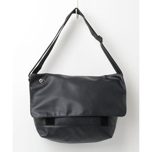 『タイムセール実施中』参考価格：18，700円発売時期：2022年01月コンディション：C（やや使用感あり）使用感があり、やや気になる傷や汚れがあるアイテム装飾部分：サビ底：色あせ参考商品名：日本製 エシカル レザー メッセンジャー ショル...