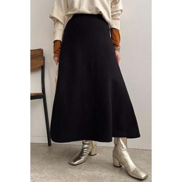 参考価格：8，690円発売時期：2022年09月コンディション：C（やや使用感あり）使用感があり、やや気になる傷や汚れがあるアイテム全体的：汚れ、毛玉参考商品名：ミラノリブフレアスカート参考品番：31475B/31888C/O【商品に関する...