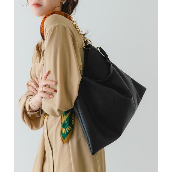 参考価格：8，910円発売時期：2024年12月コンディション：C（やや使用感あり）使用感があり、やや気になる傷や汚れがあるアイテム全体的：保管上のにおいがします。付属品：タグ参考商品名：『WEB/一部店舗限定』アクリルハンドルショルダーバ...