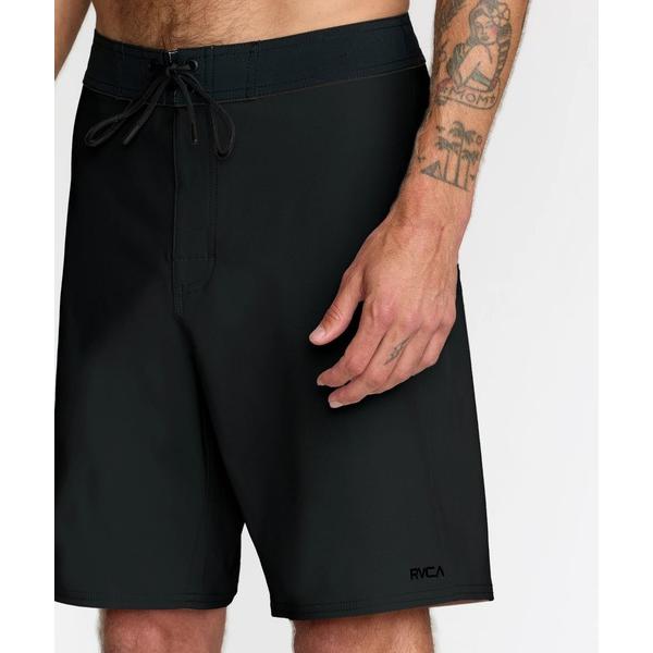 ※このアイテムは返品・交換対象外商品です。ZOZO問い合わせ番号:104215635ショップ:BOARDRIDERS，ボードライダーズブランド:RVCA，ルーカ商品名:RVCA メンズ VA TRUNK SOLID ボードショーツ 【202...