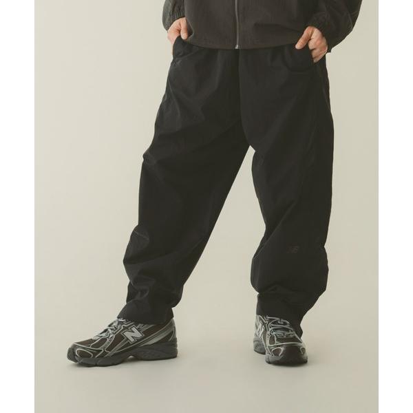 ZOZO問い合わせ番号:104218041ショップ:New Balance，ニューバランスブランド:New Balance，ニューバランス商品名:NB GREY ナイロンワイドテーパードパンツカテゴリ:パンツ>スウェットパンツブランド...