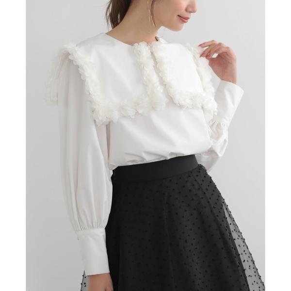 『セール実施中』参考価格：5，980円発売時期：2023年12月コンディション：B（目立つ使用感なし）使用感が少ない、または気にならないアイテム後身頃：ほつれ参考商品名：[MERAKI] ビッグカラーブラウス参考品番：M727【商品に関する...