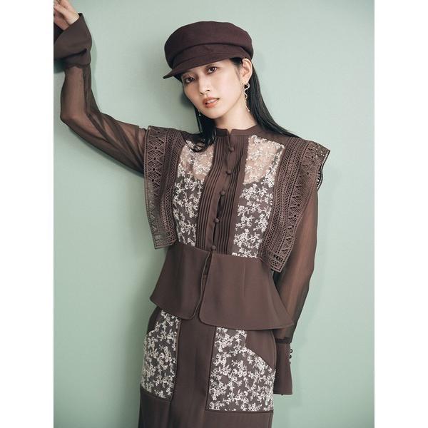 参考価格：14，960円発売時期：2022年10月コンディション：A（使用感なし）数回使用した程度で使用感が感じられないアイテム付属品：インナー参考商品名：スイッチングレースロングスリーブブラウス参考品番：LWFB225066【商品に関する...