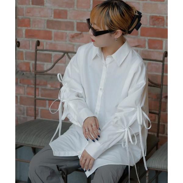 参考価格：5，500円発売時期：2024年08月コンディション：B（目立つ使用感なし）使用感が少ない、または気にならないアイテム全体的：汚れ、色あせ参考商品名：ブロードリボンオーバーサイズブラウスシャツ参考品番：231-481-8302/2...