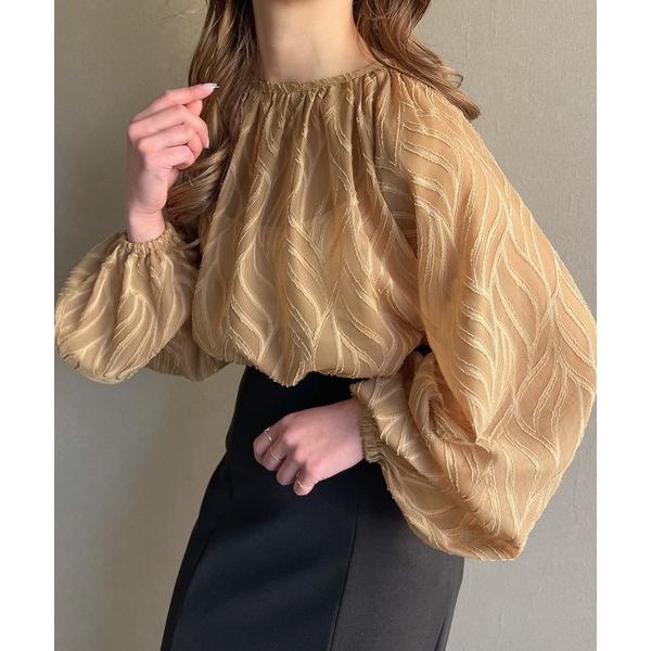 『セール実施中』参考価格：5，759円発売時期：2023年02月コンディション：A（使用感なし）数回使用した程度で使用感が感じられないアイテム参考商品名：リーフシアージャガードボリュームスリーブブラウス参考品番：fram0906g-22【商...