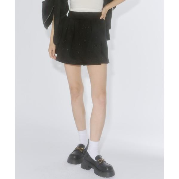 参考価格：5，940円発売時期：2025年08月コンディション：B（目立つ使用感なし）使用感が少ない、または気にならないアイテム股：毛玉参考商品名：Lame coco short sweatpants/ラメココショートスウェットパンツ参考品...