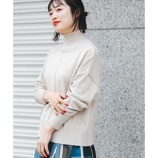 『タイムセール実施中』参考価格：4，990円発売時期：2023年11月コンディション：C（やや使用感あり）使用感があり、やや気になる傷や汚れがあるアイテム前身頃・後身頃：ほつれ参考商品名：『洗濯可』ハイネックワイドニット2参考品番：IT37...