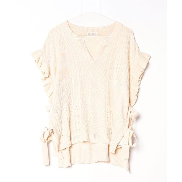 参考価格：16，500円発売時期：2021年08月コンディション：C（やや使用感あり）使用感があり、やや気になる傷や汚れがあるアイテム襟周り・すそ周り：汚れ参考商品名：パッチワークアランニットベスト参考品番：A2113KPO245ZOZO問...