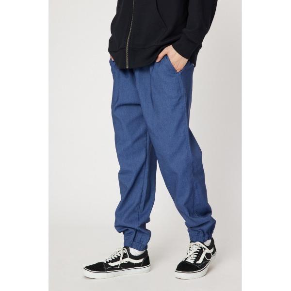 『セール実施中』参考価格：4，620円発売時期：2024年01月コンディション：A（使用感なし）数回使用した程度で使用感が感じられないアイテム参考商品名：MENS DENIM D/S EASY JOG PANTS参考品番：421HSR31-...