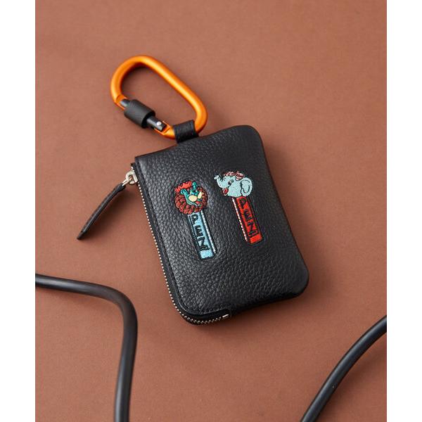 『タイムセール実施中』参考価格：8，800円発売時期：2024年11月コンディション：B（目立つ使用感なし）使用感が少ない、または気にならないアイテム表面・留め具：剥げ参考商品名：【PEZ(ペッツ) ×ear】《牛革》カラビナ付きパス＆キー...