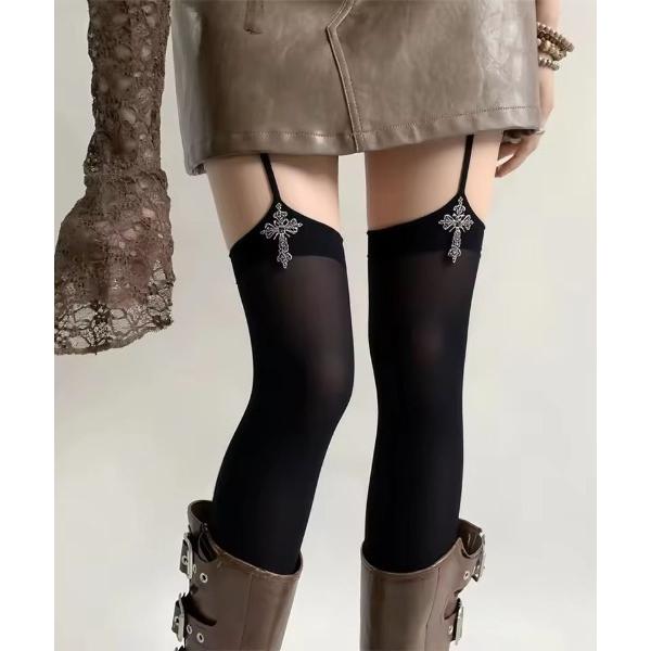 『タイムセール実施中』※このアイテムは返品・交換対象外商品です。ZOZO問い合わせ番号:104328156ショップ:Port，ポートブランド:Port，ポート商品名:【 IMARI / イマリ 】 クロス チャーム ガーター ニーハイソック...