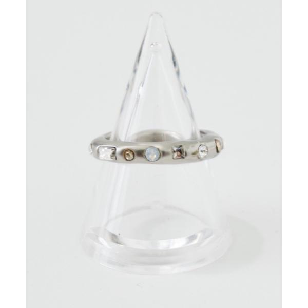 『セール実施中』参考価格：4，950円発売時期：2023年07月コンディション：A（使用感なし）数回使用した程度で使用感が感じられないアイテム参考商品名：【HOT】Tiny Stone Embed Ring参考品番：WH76343641【商...