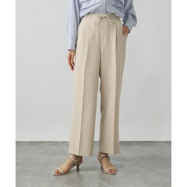 参考価格：3，990円発売時期：2025年08月コンディション：B（目立つ使用感なし）使用感が少ない、または気にならないアイテム全体的：汚れ参考商品名：ウツクシルエットイージーWクロスストレートパンツ/495820参考品番：495820【商...