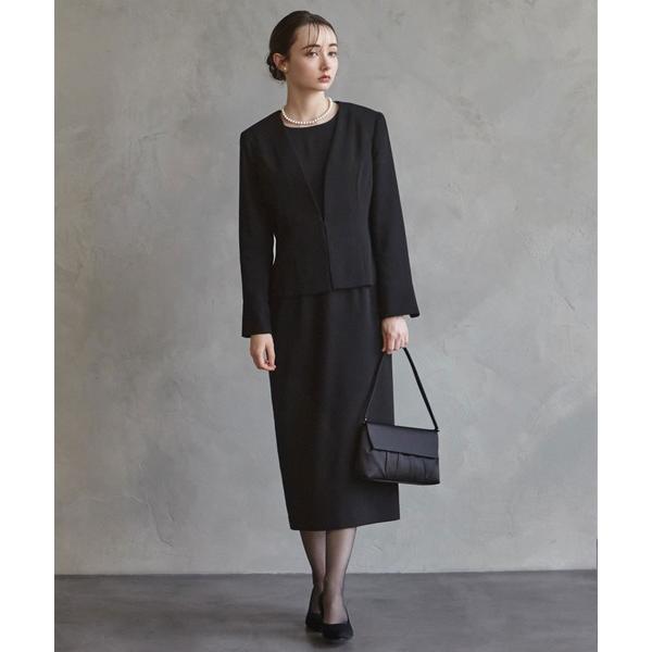 『タイムセール実施中』参考価格：29，700円発売時期：2024年01月コンディション：A（使用感なし）数回使用した程度で使用感が感じられないアイテム参考商品名：【喪服・礼服】ノーカラーVネックジャケット・ウエストタックタイトミモレ丈ワンピ...