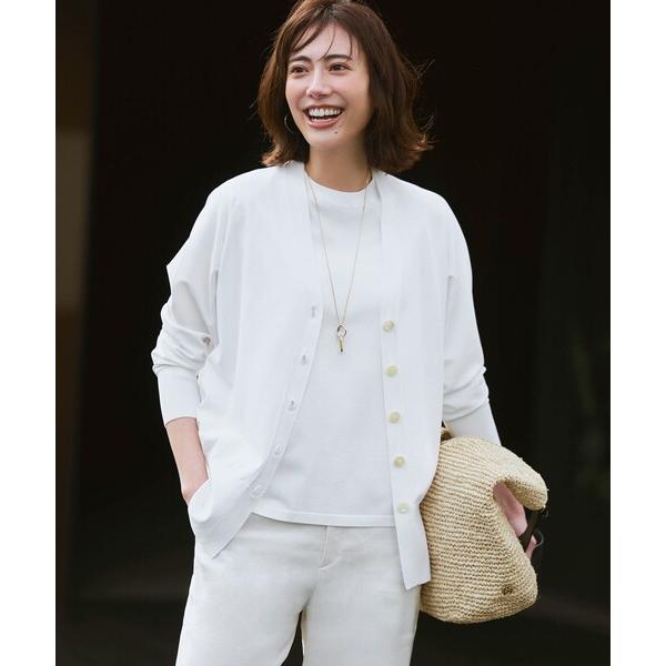 ZOZO問い合わせ番号:104407396ショップ:23区，ニジュウサンクブランド:23区，ニジュウサンク商品名:レーヨンポリエステルストレッチ Vネック カーディガンカテゴリ:トップス>カーディガン/ボレロブランド品番:KRWOLM...