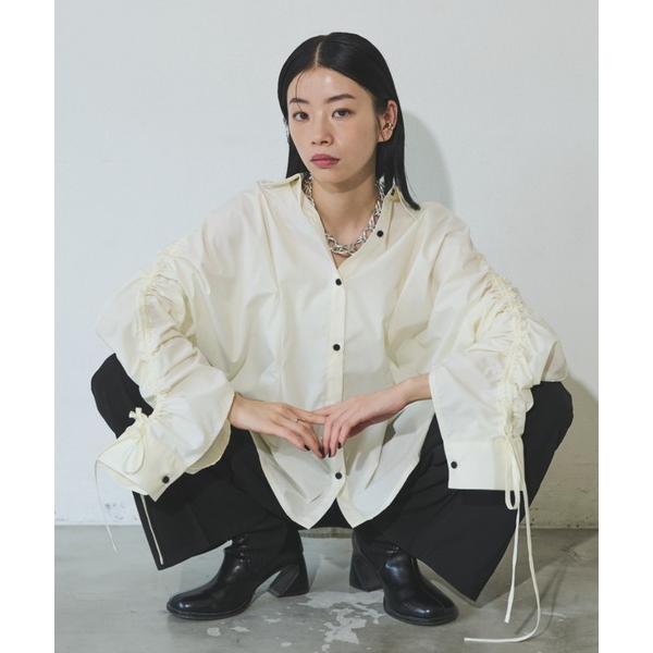 参考価格：5，500円発売時期：2022年12月コンディション：A（使用感なし）数回使用した程度で使用感が感じられないアイテム参考商品名：スリーブギャザーオーバーシャツ参考品番：SLIZI0823001/SLWWA0323001/SLEMR...