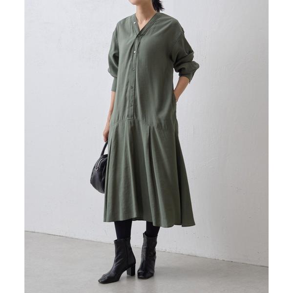 『セール実施中』参考価格：24，200円発売時期：2024年03月コンディション：B（目立つ使用感なし）使用感が少ない、または気にならないアイテム全体的：色あせ参考商品名：《LIVETART》カラーレスシャツワンピース参考品番：BEZ104...