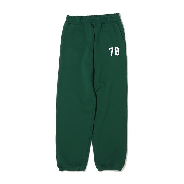 『セール実施中』参考価格：11，000円発売時期：2022年11月コンディション：A（使用感なし）数回使用した程度で使用感が感じられないアイテムすそ周り：型崩れ参考商品名：UGG@mos 78ロゴ スウェットパンツ / アグ ナナジュウハチ...