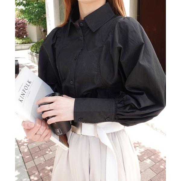 『セール実施中』参考価格：4，950円発売時期：2023年01月コンディション：C（やや使用感あり）使用感があり、やや気になる傷や汚れがあるアイテム全体的：色あせ参考商品名：ボリュームスリーブブラウス参考品番：SB-4986【商品に関する注...