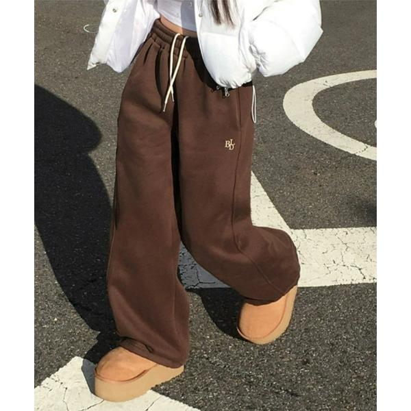 『タイムセール実施中』参考価格：7，700円発売時期：2023年12月コンディション：D（傷・汚れあり）傷や汚れがあるが使用には問題ないアイテム全体的：汚れ、毛玉参考商品名：[BELLIDE MADE] 裏起毛刺繍2WAYジョガーパンツ参考...