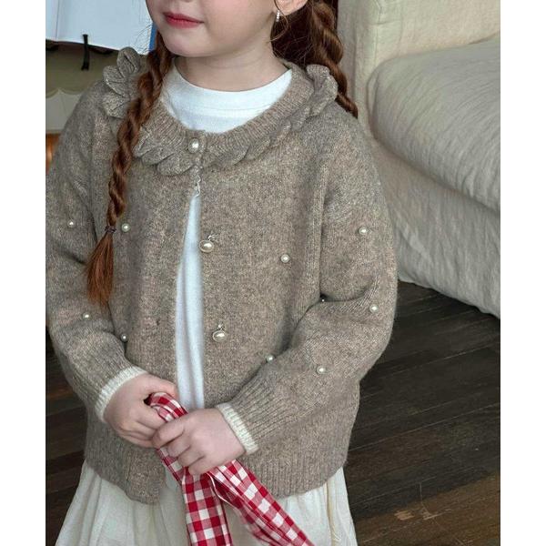 『セール実施中』参考価格：4，279円発売時期：2025年08月コンディション：B（目立つ使用感なし）使用感が少ない、または気にならないアイテム装飾部分：傷全体的：毛玉参考商品名：【aimoha-KIDS-】パール付き ニットカーディガン ...