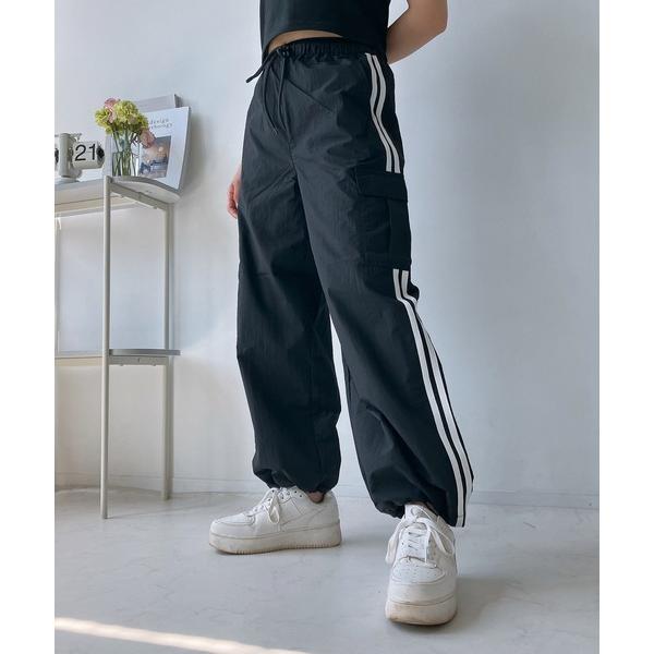 参考価格：7，590円発売時期：2023年09月コンディション：B（目立つ使用感なし）使用感が少ない、または気にならないアイテム全体的：色あせ参考商品名：☆タック ミリタリーカーゴパンツ参考品番：QD0723-14， QD0723-13【商...