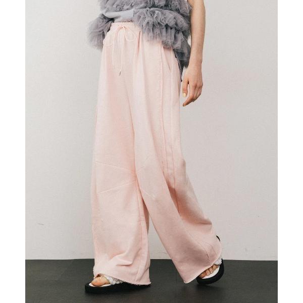 『タイムセール実施中』参考価格：12，100円発売時期：2024年12月コンディション：B（目立つ使用感なし）使用感が少ない、または気にならないアイテムすそ周り：汚れ全体的：色あせ、型崩れ参考商品名：ボリュームカーブスウェットパンツ参考品番...