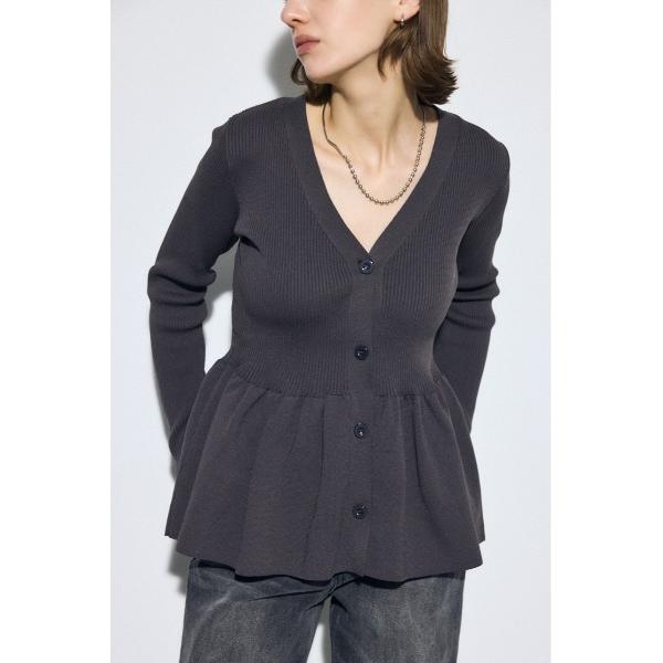 ZOZO問い合わせ番号:104683425ショップ:AZUL BY MOUSSY，アズールバイマウジーブランド:AZUL BY MOUSSY，アズールバイマウジー商品名:ペプラムカーディガンカテゴリ:トップス>カーディガン/ボレロブラ...