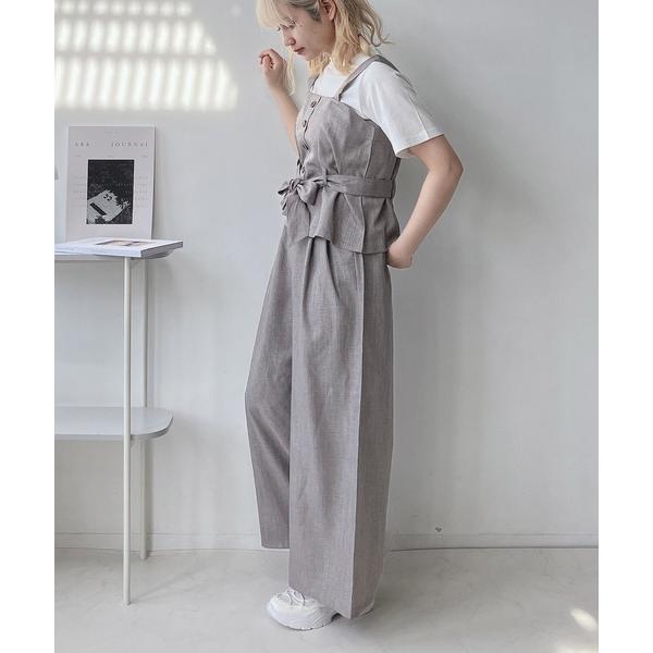 参考価格：9，790円発売時期：2024年04月コンディション：B（目立つ使用感なし）使用感が少ない、または気にならないアイテム全体的：汚れ、ほつれ襟周り：型崩れ付属品：ベルト・インナー参考商品名：◎ビスチェとパンツとTシャツ 3点セット参...