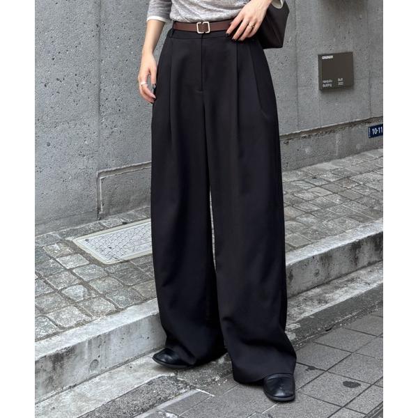 『タイムセール実施中』参考価格：5，390円発売時期：2024年04月コンディション：S（新品同様）タグ付きの未使用、または新品同様のアイテム付属品：スペアボタン・タグ参考商品名：2タックワイドパンツ参考品番：CWA1041302A0005...