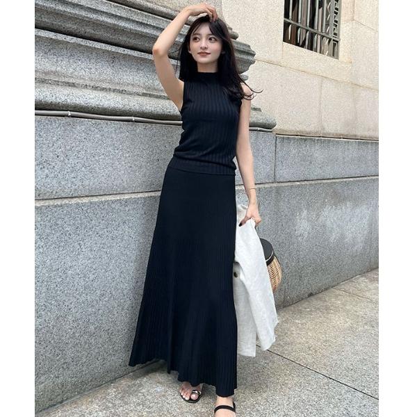 『タイムセール実施中』参考価格：23，100円発売時期：2023年05月コンディション：B（目立つ使用感なし）使用感が少ない、または気にならないアイテム前身頃：汚れ参考商品名：セミシアーリブニットセットアップ参考品番：1523431305-...