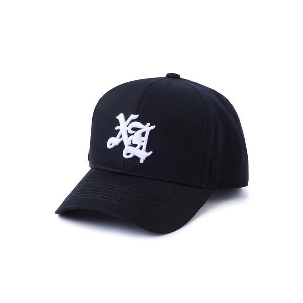 ZOZO問い合わせ番号:104723227ショップ:XLARGE，エクストララージブランド:XLARGE，エクストララージ商品名:OLD ENGLISH LOGO 6PANEL CAPカテゴリ:帽子>キャップブランド品番:101268...