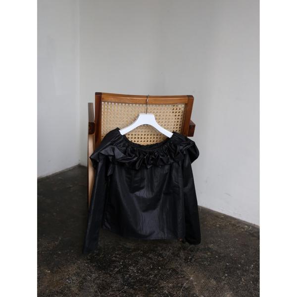 『セール実施中』参考価格：9，480円発売時期：2024年07月コンディション：A（使用感なし）数回使用した程度で使用感が感じられないアイテム参考商品名：2way off shoulder blouse参考品番：2303-0003BL【商品...