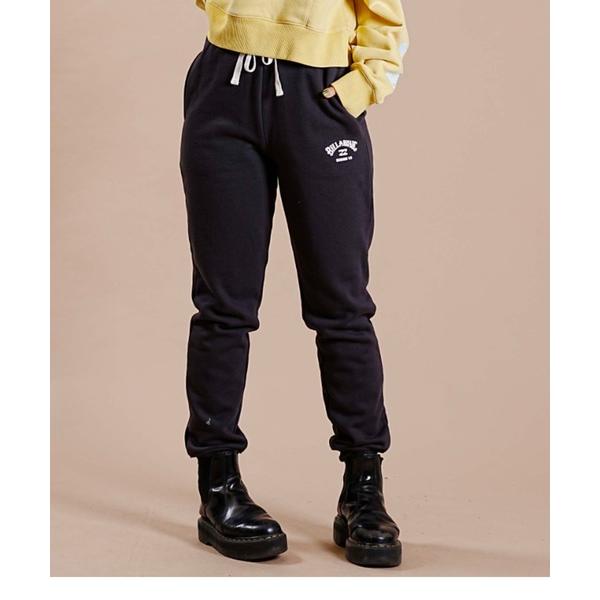 『セール実施中』参考価格：8，250円発売時期：2023年09月コンディション：A（使用感なし）数回使用した程度で使用感が感じられないアイテムすそ周り：型崩れ参考商品名：BILLABONG/ビラボン スウェットパンツ ルーズシルエット セッ...